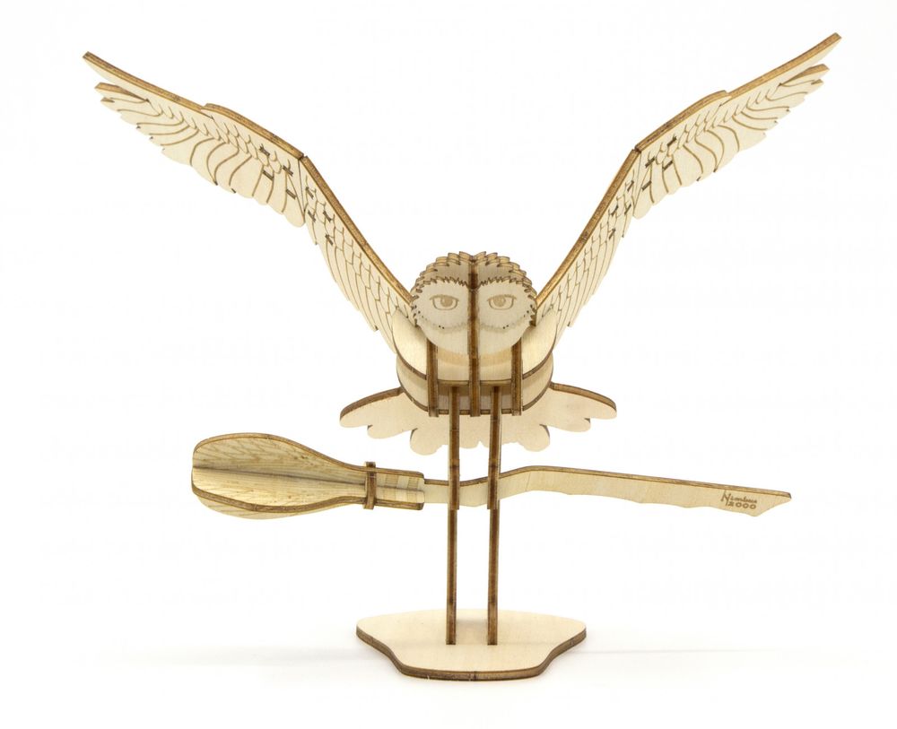 Insight Editions Book and 3D Wood Model - Harry Potter Hedwig | Buy ...