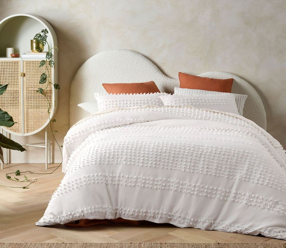Vintage Design Homeware Luca Cotton Quilt Cover Set (White) - Queen ...